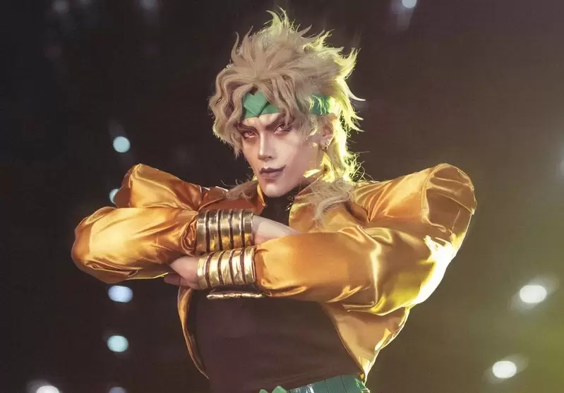 JoJo的奇妙冒險《迪奧·布朗度cosplay》無懈可擊的完成度！就差運來一台壓路機就算完美惹 | 宅宅新聞